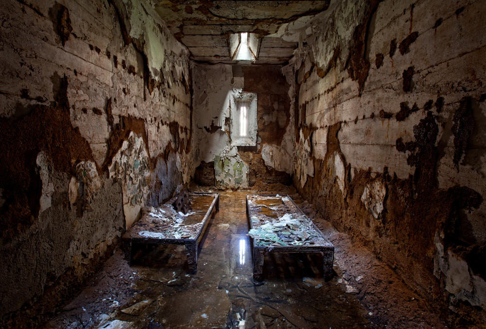 Philadelphia's Abandoned Holmesburg Prison : A Dream of Release