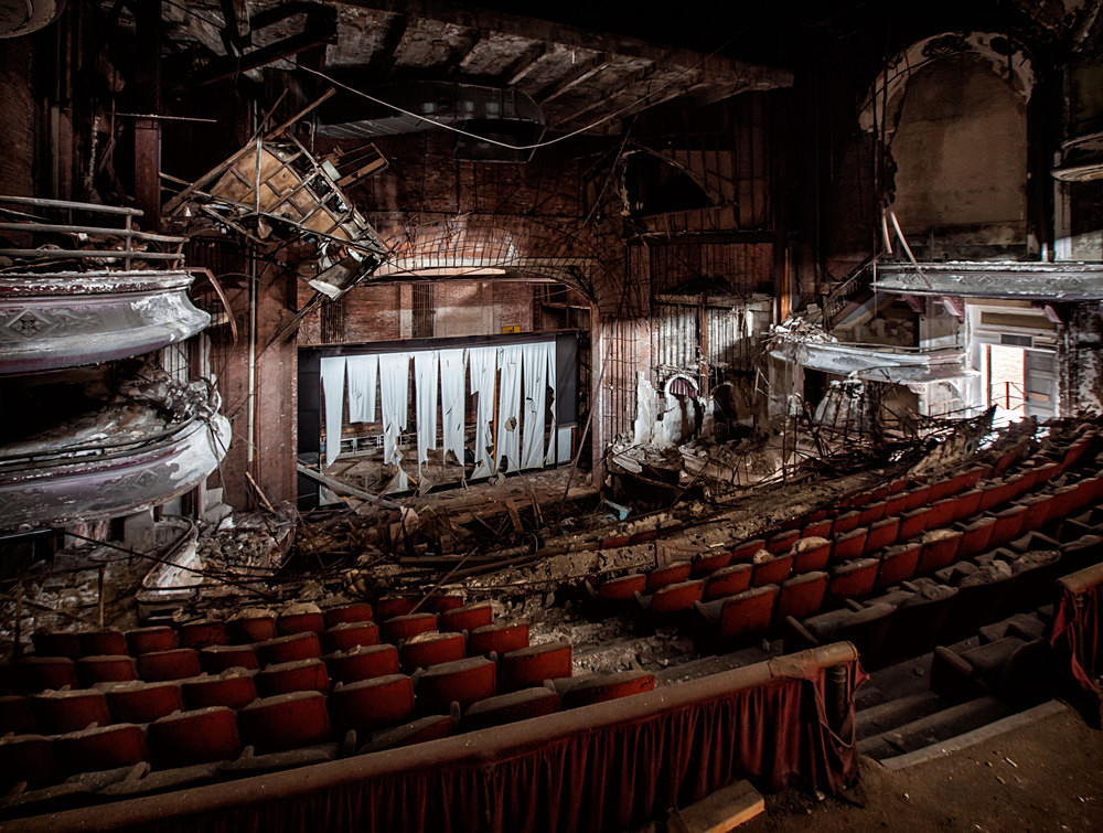 The Last Blackout: The End to an Era of Theaters photo - Abandoned America