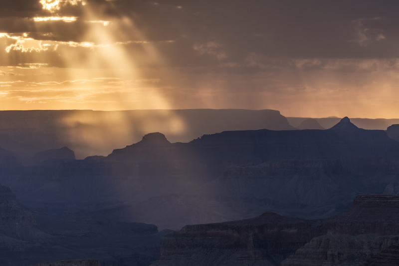 Grand Canyon light rays